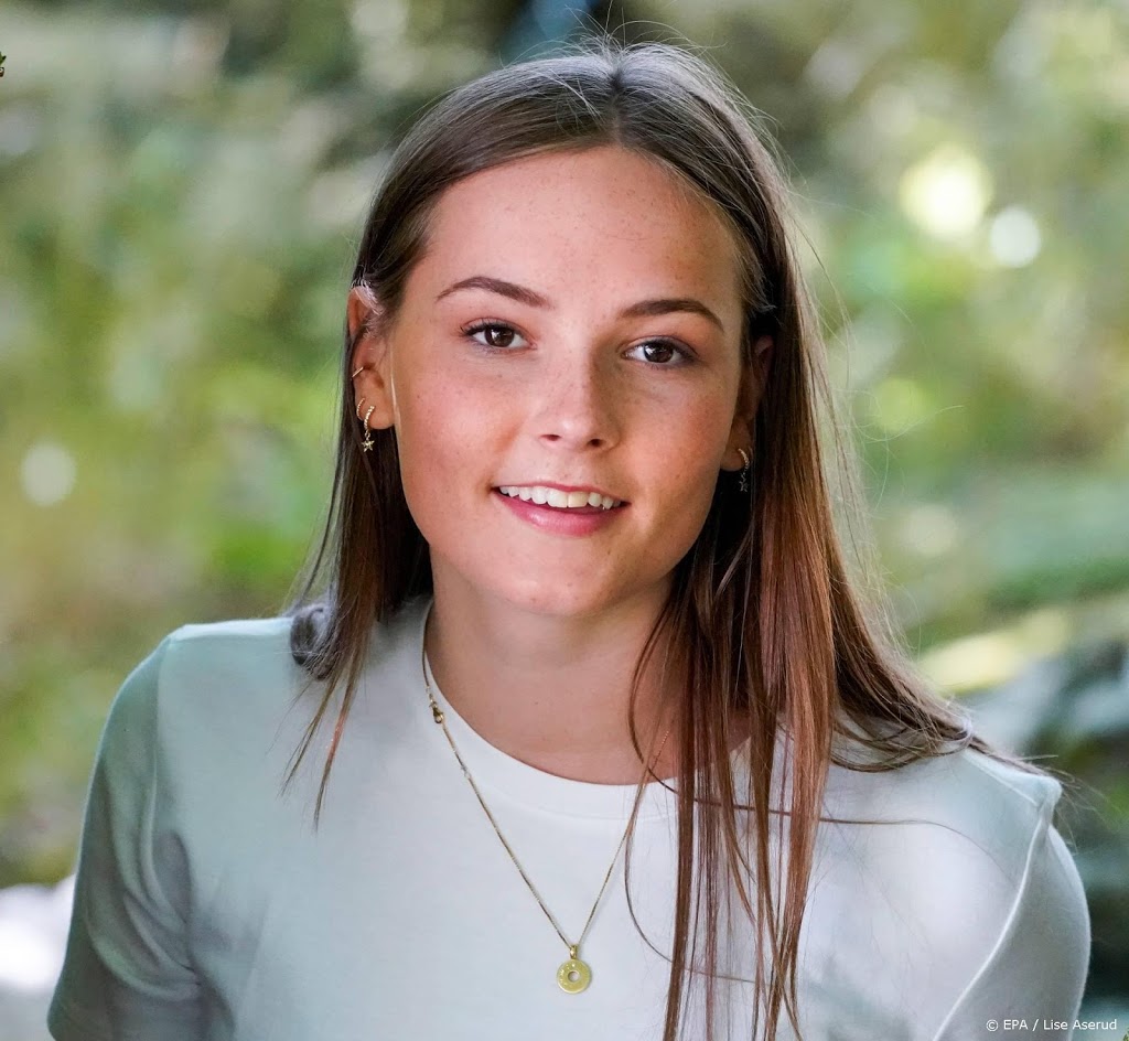 Prinses Ingrid Alexandra wint goud tijdens surfkampioenschap - Vorsten